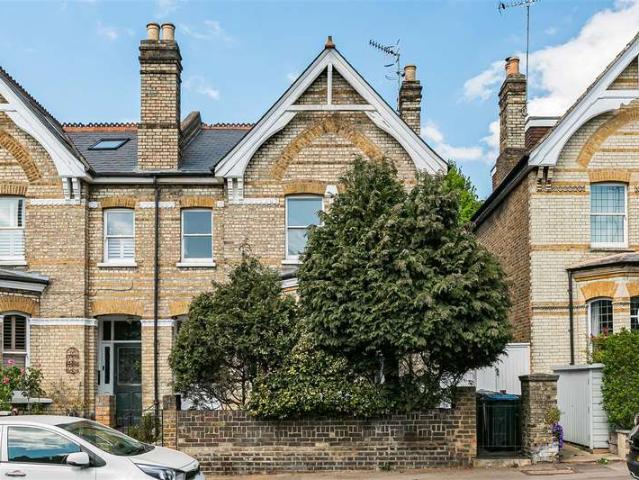4 Bedroom Semi Detached House