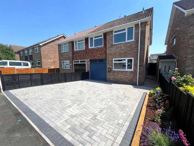 4 Bedroom Semi Detached House