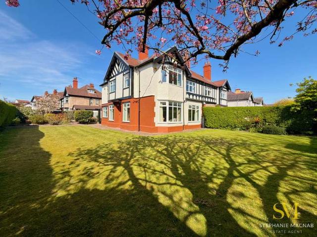 4 Bedroom Semi Detached House