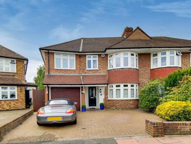 4 Bedroom Semi Detached House