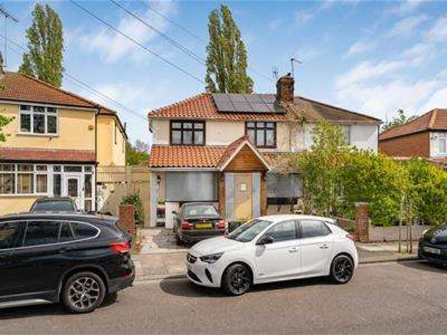 4 Bedroom Semi Detached House