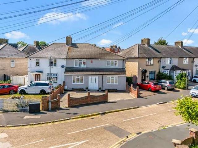 4 Bedroom Semi Detached House