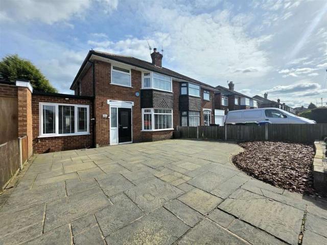 4 Bedroom Semi Detached House