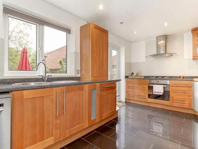 4 Bedroom Semi Detached House