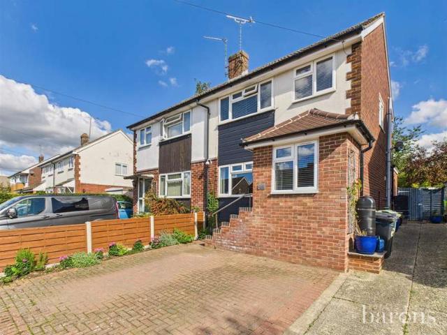 4 Bedroom Semi Detached House