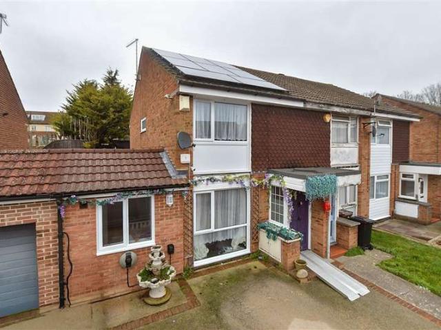 4 Bedroom Semi Detached House