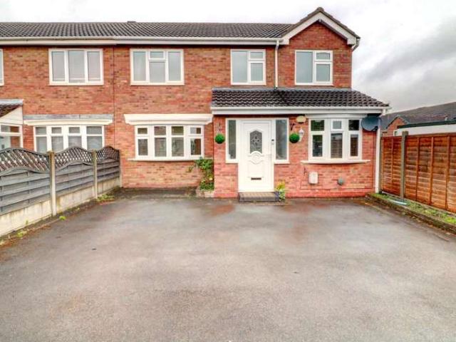 4 Bedroom Semi Detached House