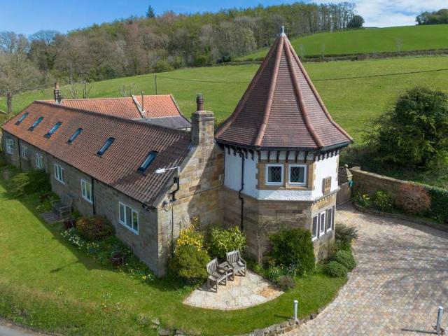 4 Bedroom Semi Detached House