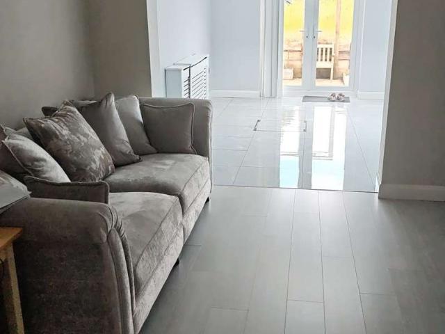 4 Bedroom Semi Detached House