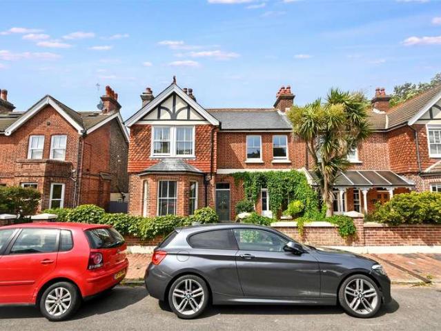 4 Bedroom Semi Detached House