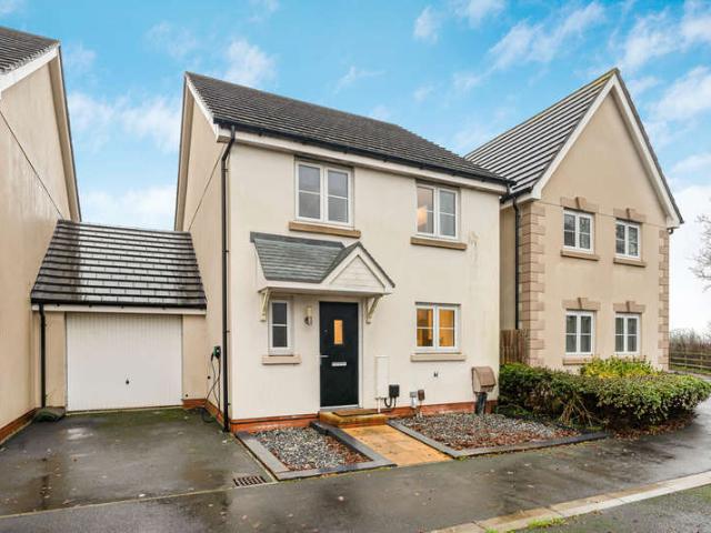 4 Bedroom Semi Detached House