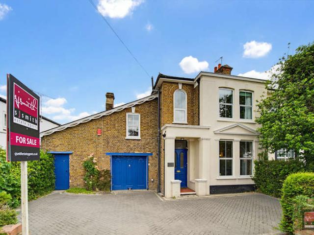 4 Bedroom Semi Detached House