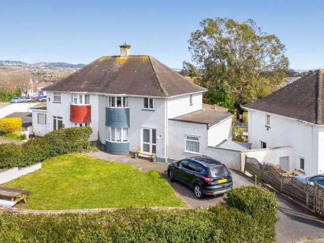 4 Bedroom Semi Detached House