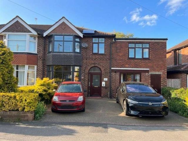 4 Bedroom Semi Detached House