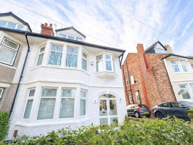 4 Bedroom Semi Detached House