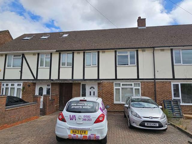 4 Bedroom Semi Detached House