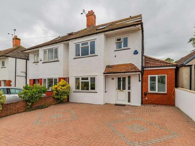 4 Bedroom Semi Detached House