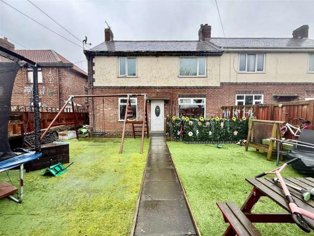 4 Bedroom Semi Detached House