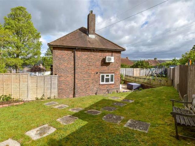 4 Bedroom Semi Detached House