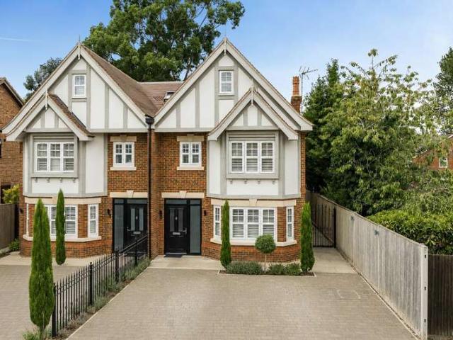 4 Bedroom Semi Detached House
