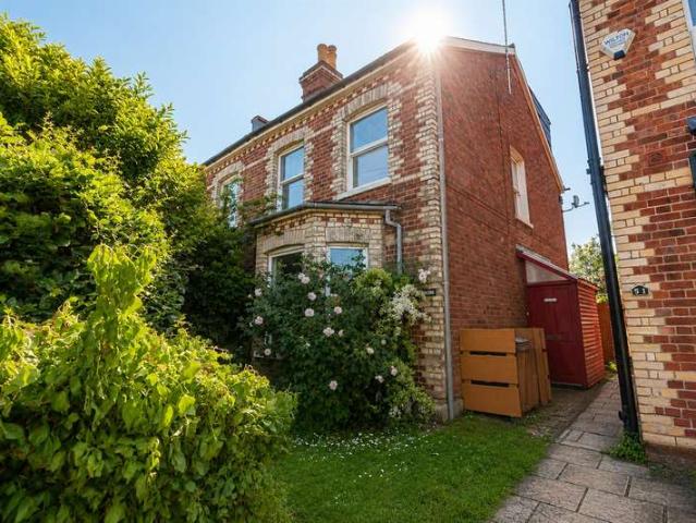 4 Bedroom Semi Detached House