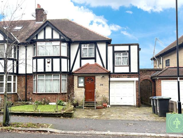 4 Bedroom Semi Detached House
