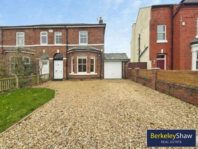 4 Bedroom Semi Detached House