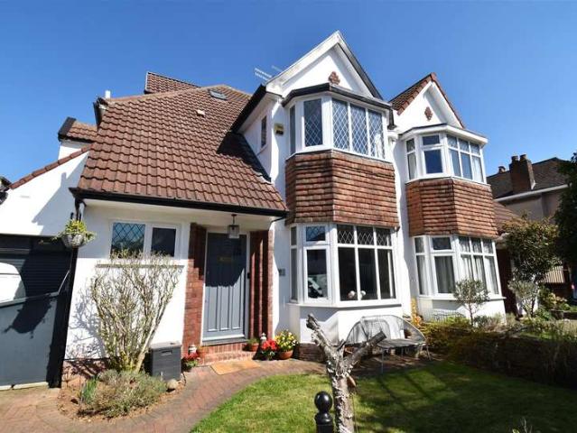 4 Bedroom Semi Detached House