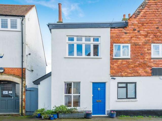 4 Bedroom Semi Detached House