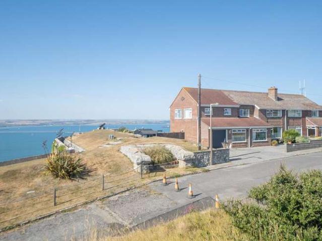 4 Bedroom Semi Detached House