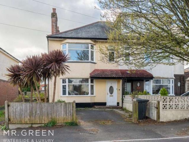 4 Bedroom Semi Detached House