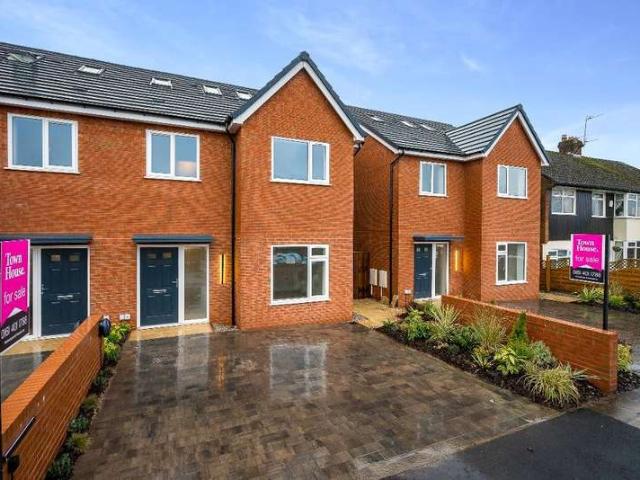 4 Bedroom Semi Detached House