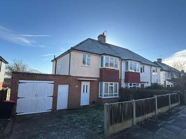 4 Bedroom Semi Detached House