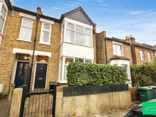 4 Bedroom Semi Detached House