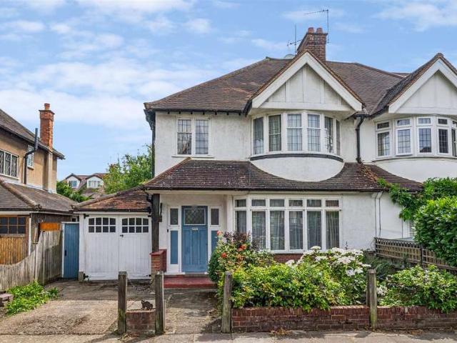 4 Bedroom Semi Detached House
