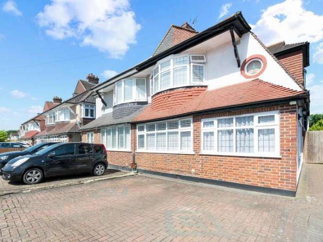4 Bedroom Semi Detached House