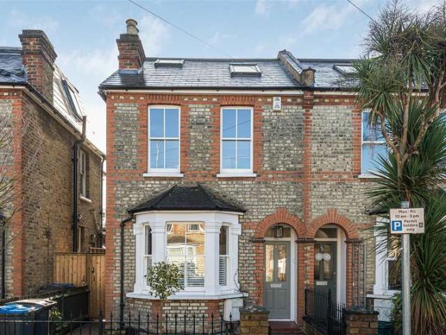 4 Bedroom Semi Detached House
