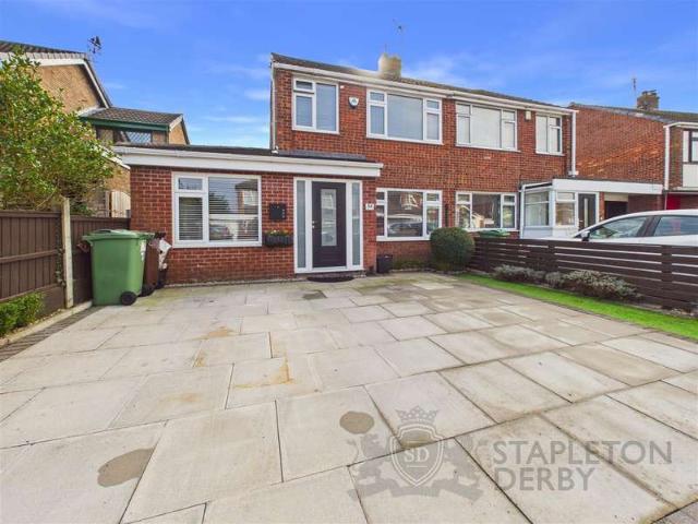 4 Bedroom Semi Detached House