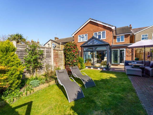 4 Bedroom Semi Detached House