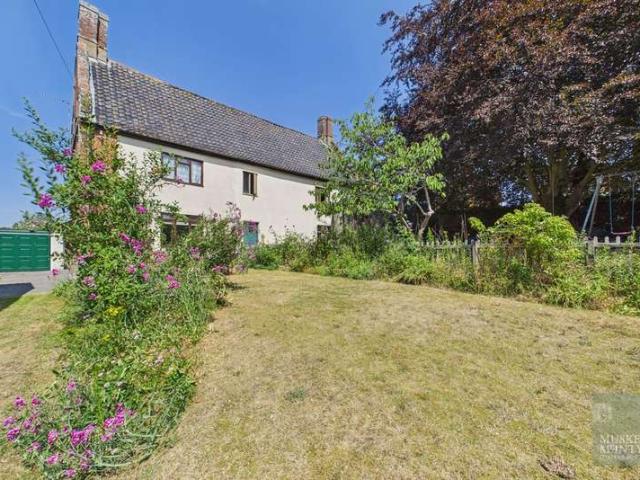 4 Bedroom Semi Detached House