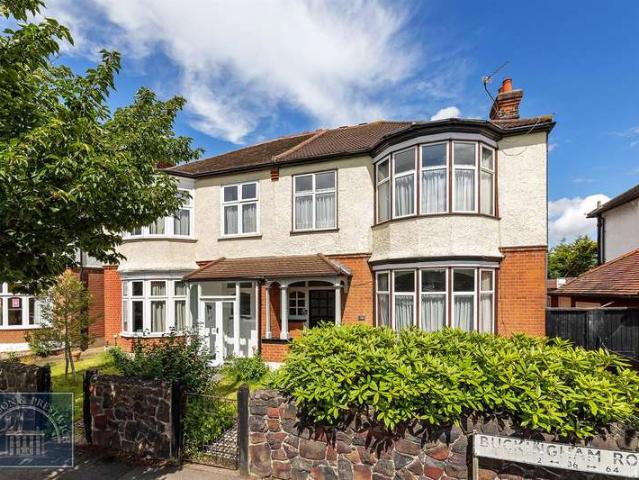 4 Bedroom Semi Detached House