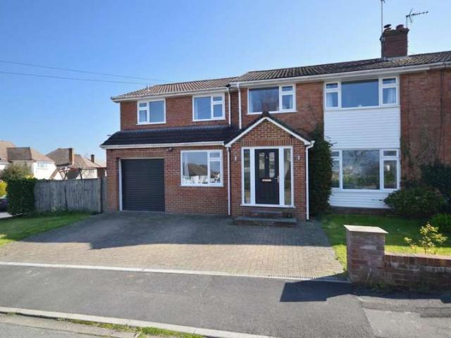 4 Bedroom Semi Detached House