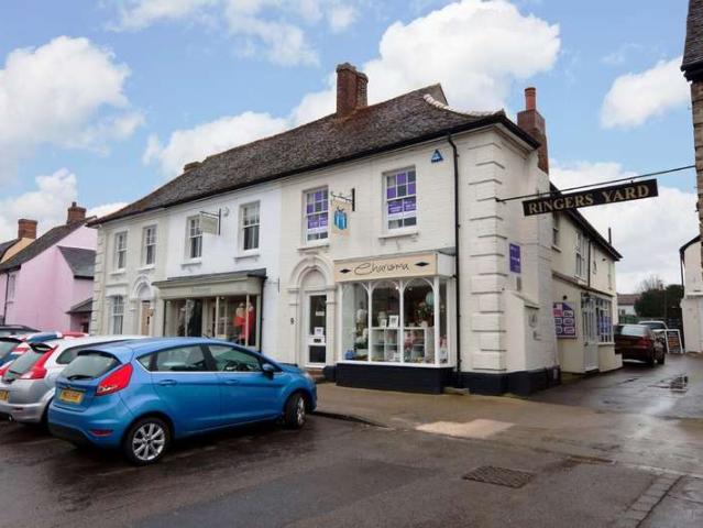 4 Bedroom Semi Detached House