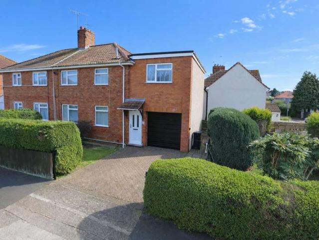4 Bedroom Semi Detached House