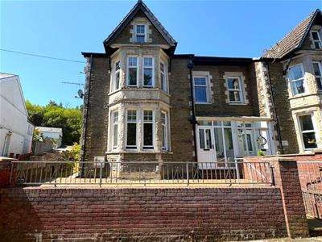 4 Bedroom Semi Detached House