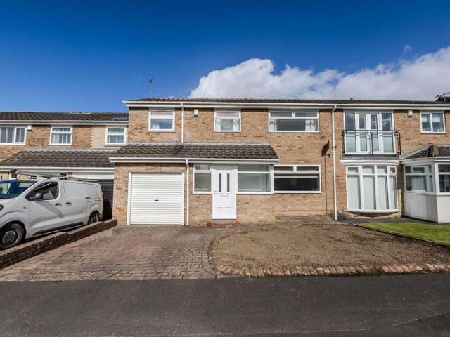 4 Bedroom Semi Detached House