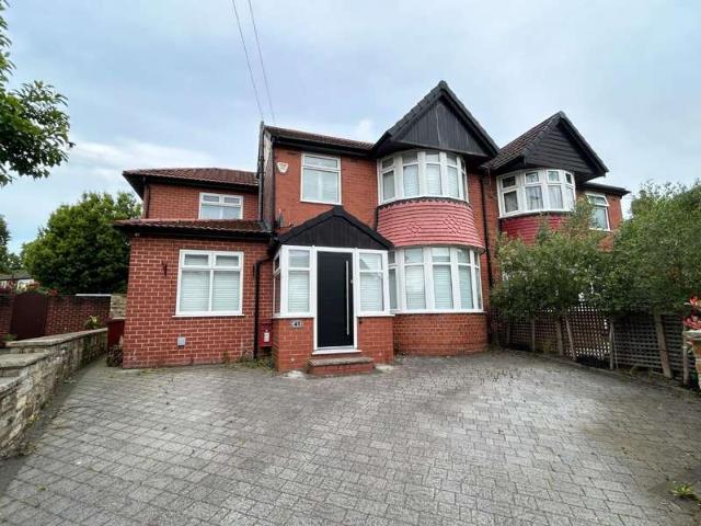 4 Bedroom Semi Detached House