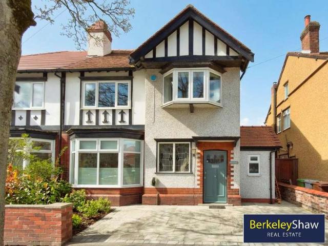 4 Bedroom Semi Detached House