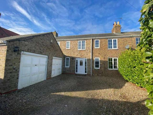 4 Bedroom Semi Detached House