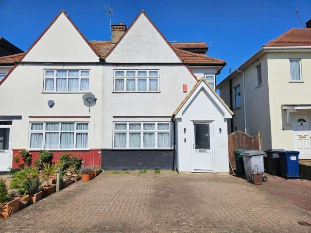 4 Bedroom Semi Detached House